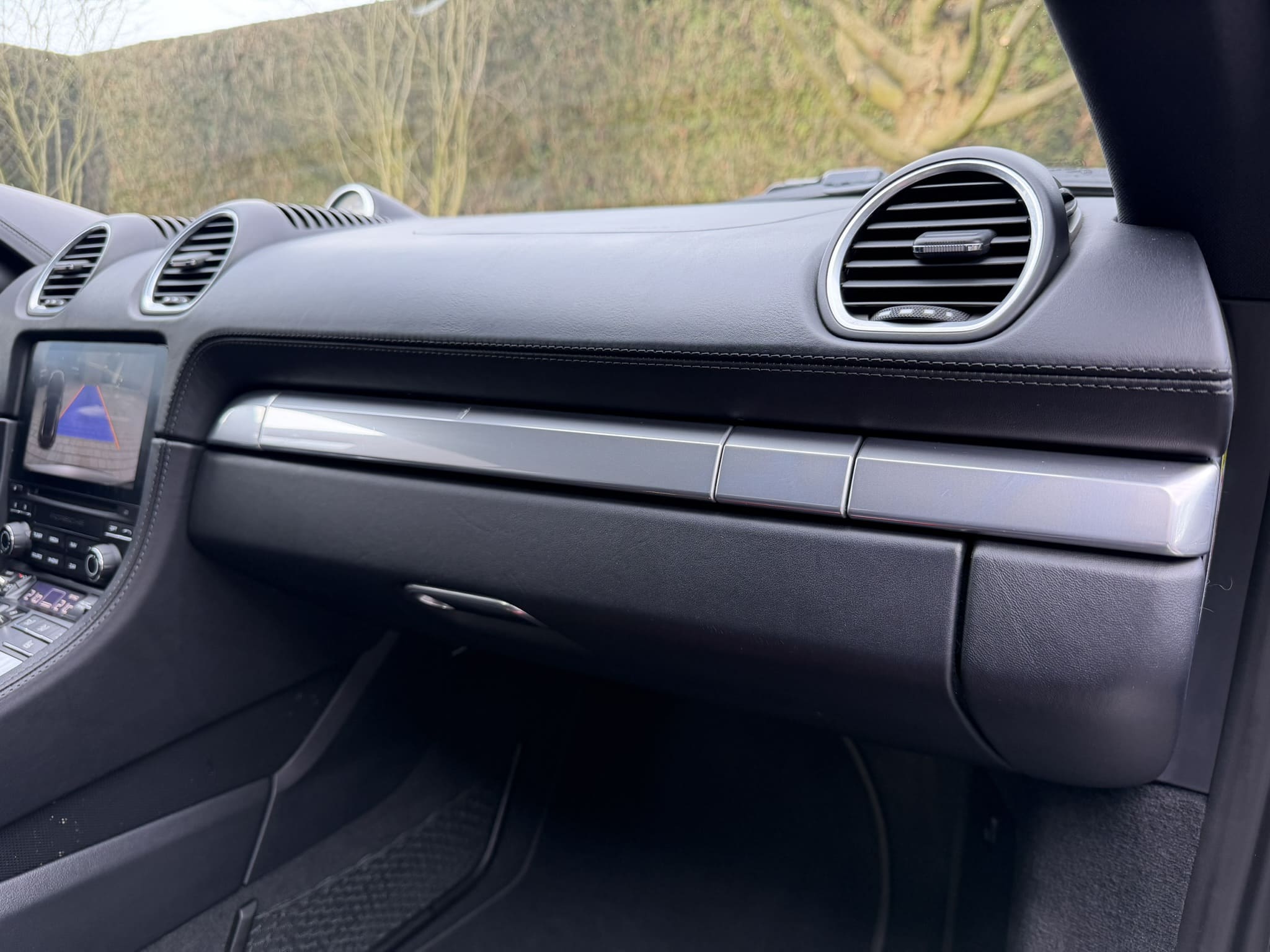 Porsche 718 Cayman S | Legend Car